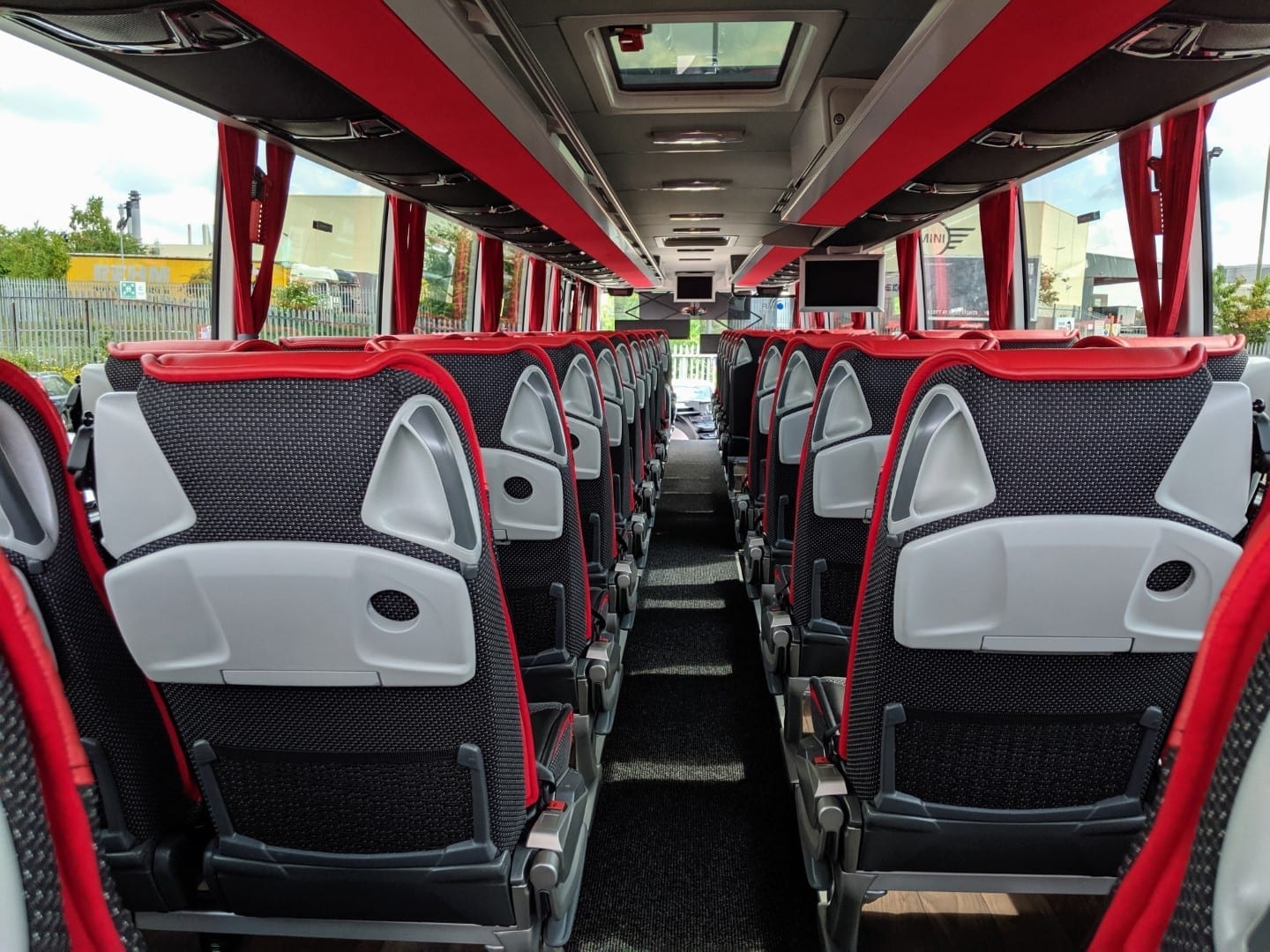 Oxford Bus Company invests in new fleet of luxury coaches for airline ...