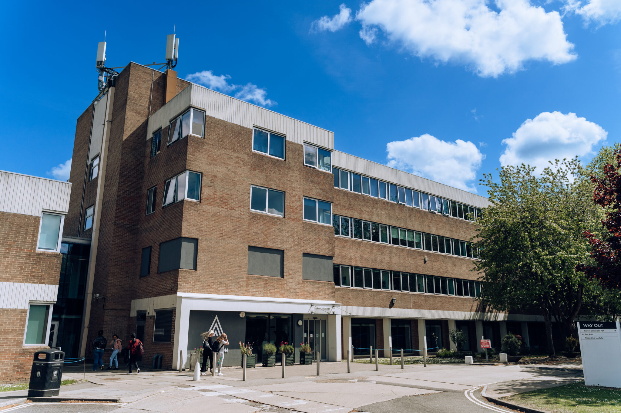 Discover your future at the City of Oxford College and University ...